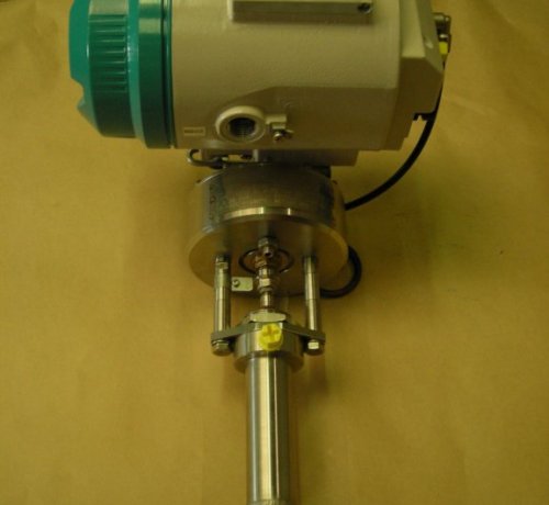 Micro flow regulation and control valve